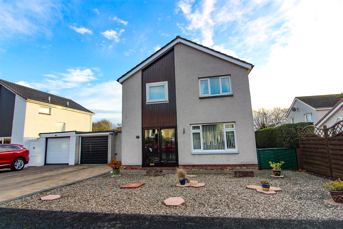 Villa For Sale in Forfar - 27 Turfbeg Place Forfar DD8 3LQ - TSPC