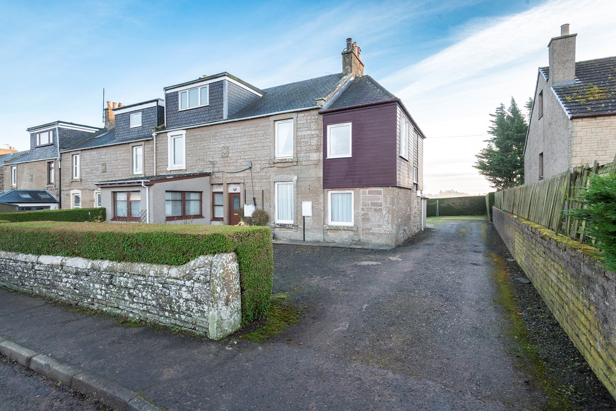 Villa For Sale in Duntrune - 2 Westhall Terrace Duntrune DD4 0SN - TSPC