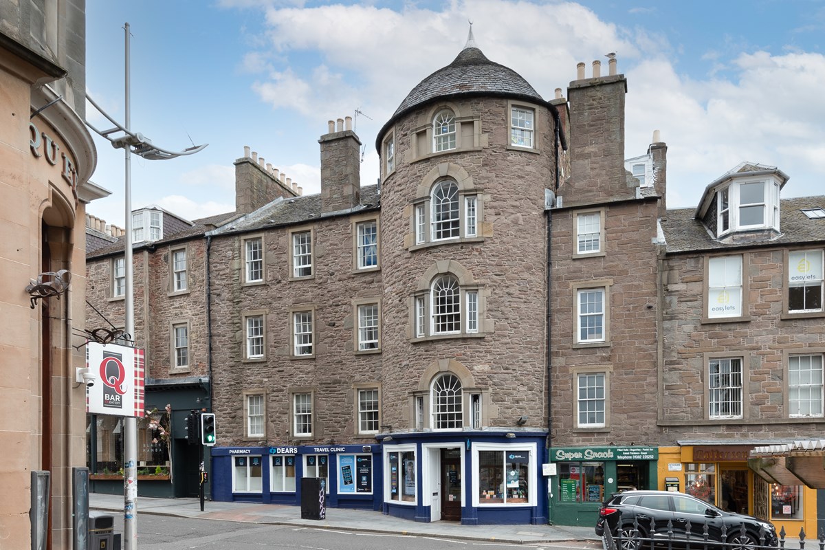 Flat For Sale in 143b Nethergate - Flat B 143b Nethergate DD1 4DP - TSPC