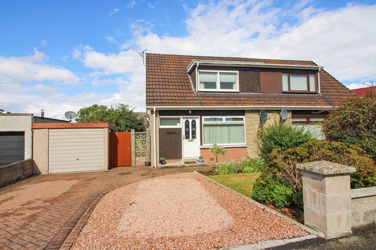 Villa For Sale in Forfar - 5 Westfield Drive Forfar DD8 1EQ - TSPC