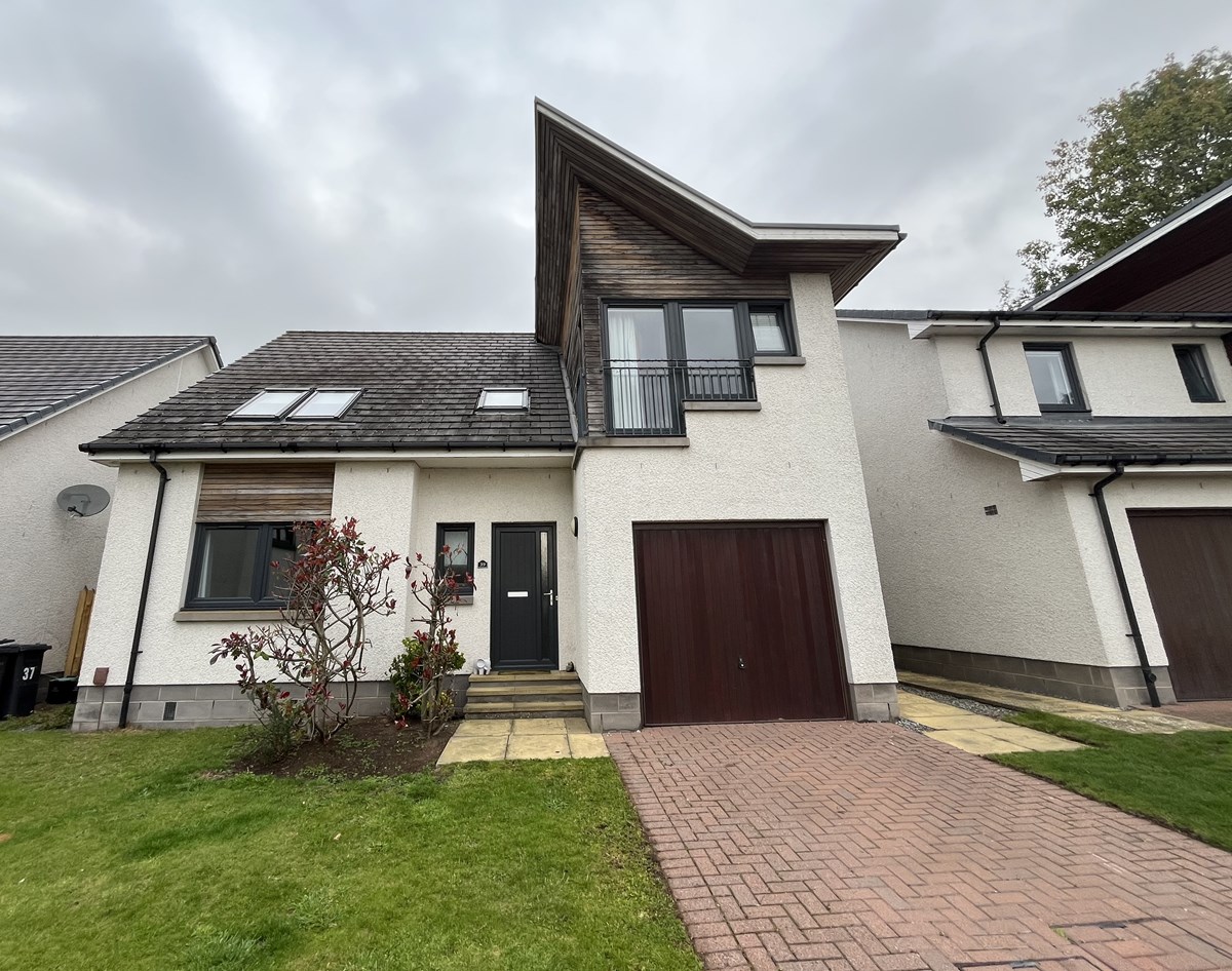 Villa For Sale in Dundee - 39 Dudhope Gardens Dundee DD3 6TX - TSPC