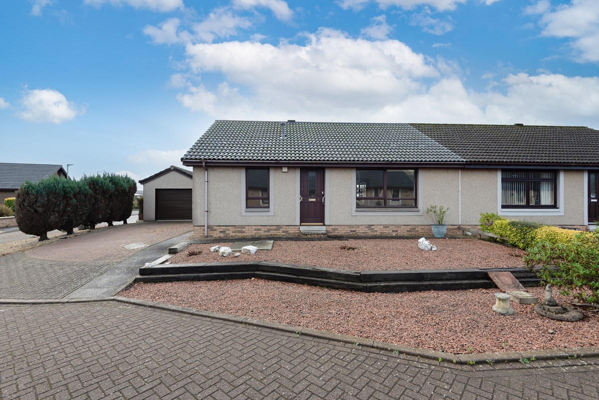 Bungalow For Sale in Forfar - 7 Lethnot Gardens Forfar DD8 3RQ - TSPC