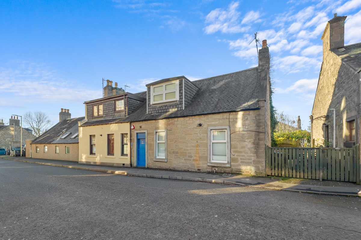 Villa For Sale in Dundee - 10 Janefield Place Dundee DD4 7AD - TSPC