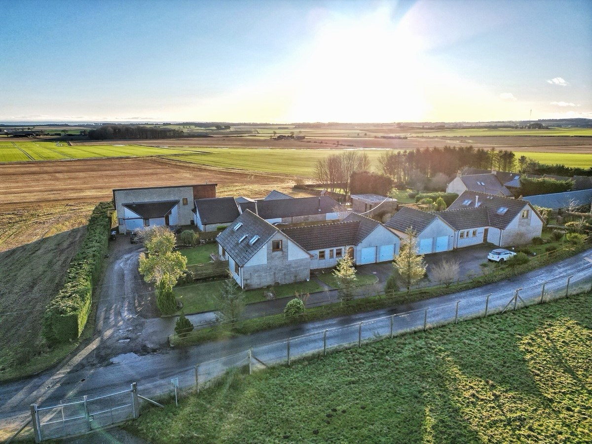 Villa For Sale in Carmyllie - Ach-na-Coille Westbank Carmyllie DD11 2RH ...