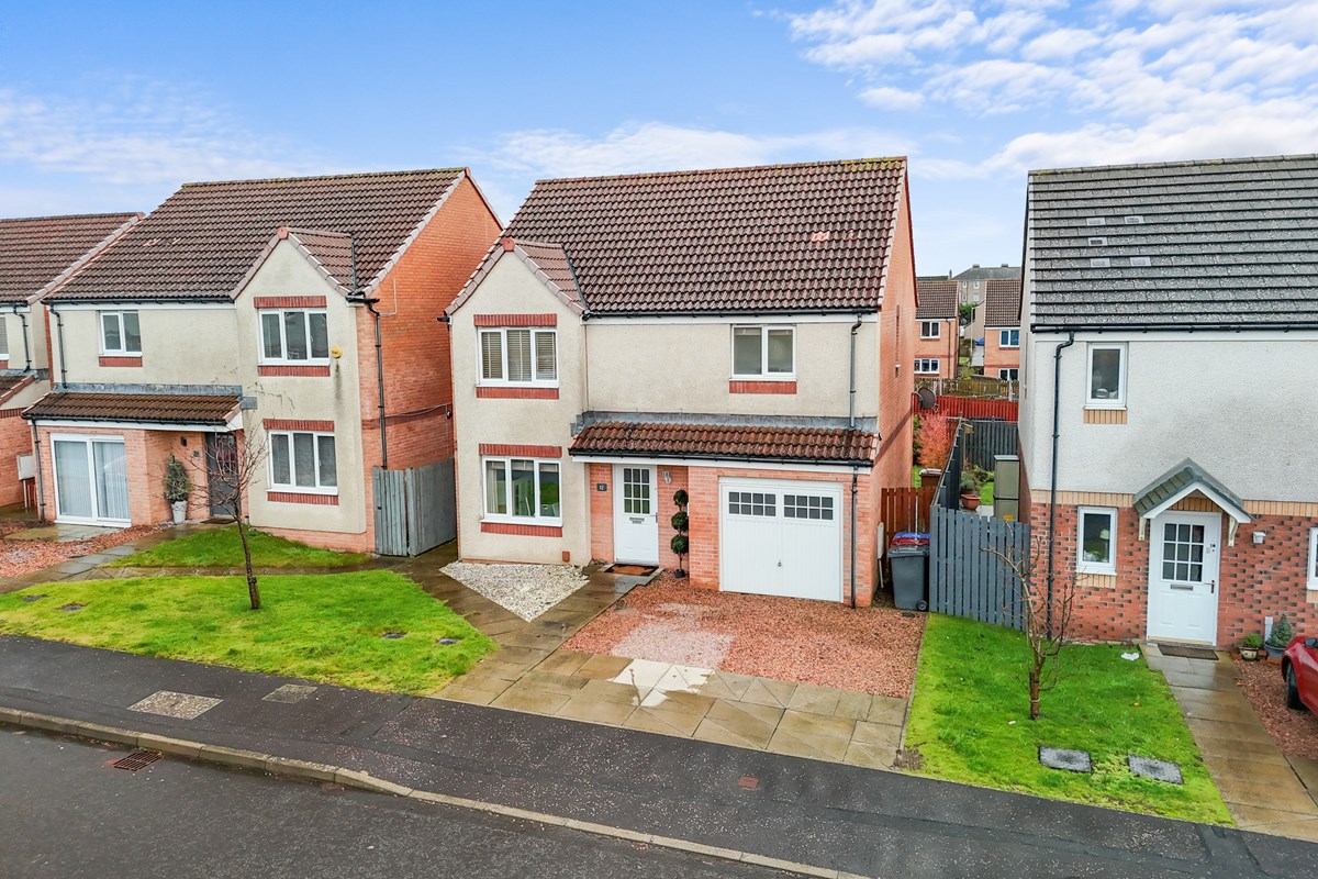 Villa For Sale in Dundee - 12 St. Michaels Yard Dundee DD4 9AP - TSPC